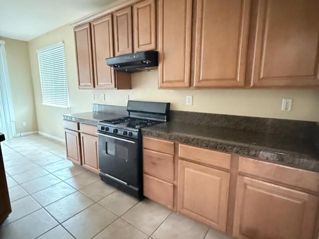 7474 Whisperwillow Dr, Sacramento, CA 95828 | MLS #226039 | Compass