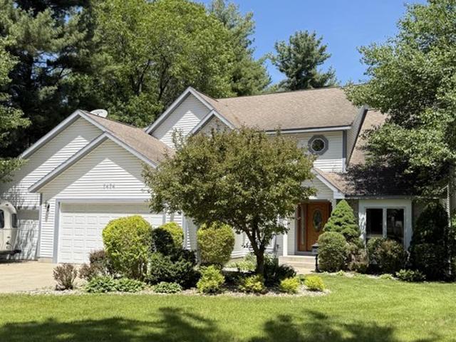 7474 Wiczer Dr, Whitehall, MI 49461