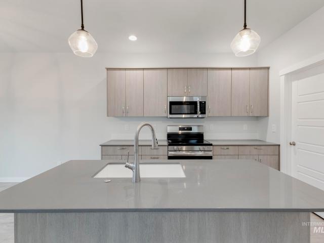 7477 W Trumbull Ct
