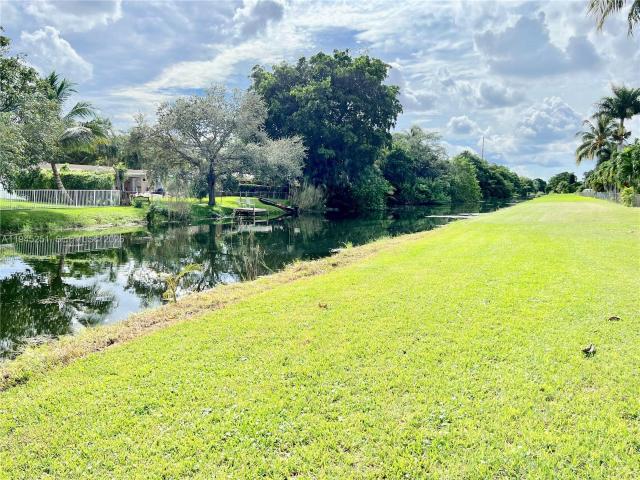 7470 NW 10th Ct, Plantation, FL 33313 | MLS #A11945 | Compass
