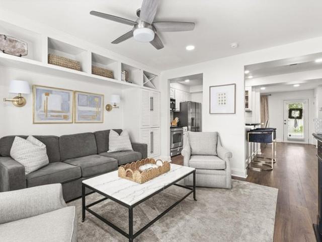 7471 Germantown Sq, Germantown, TN 38138