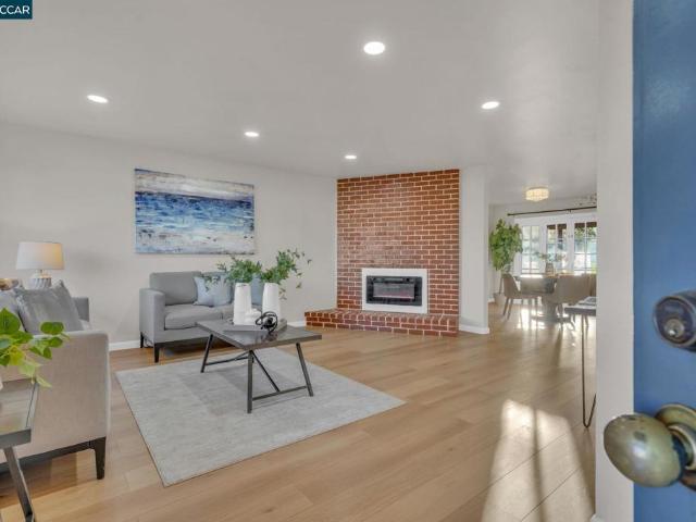 7472 Blue Fox Way