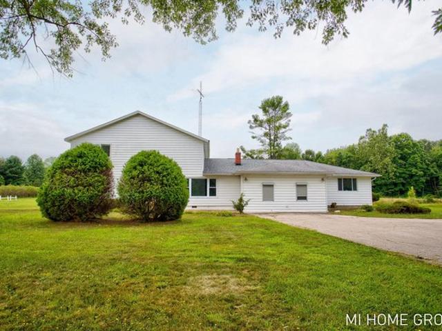 7472 th Ave, Covert, MI 49043
