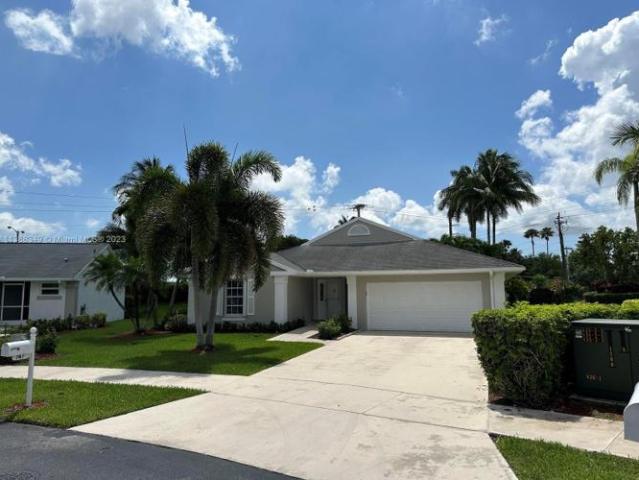 747 27th Dr SE, Homestead, FL 33033