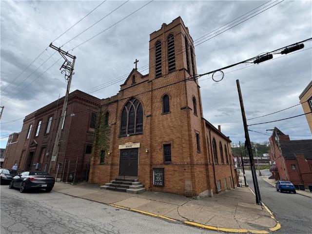 747 Chartiers Ave