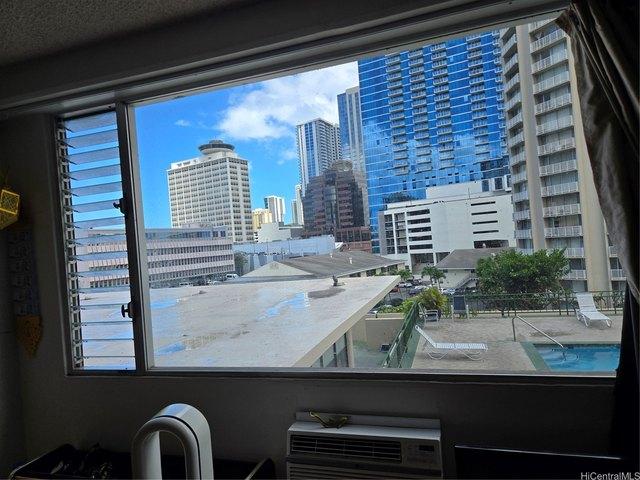 747 Amana St Apt 401, Honolulu, HI 96814