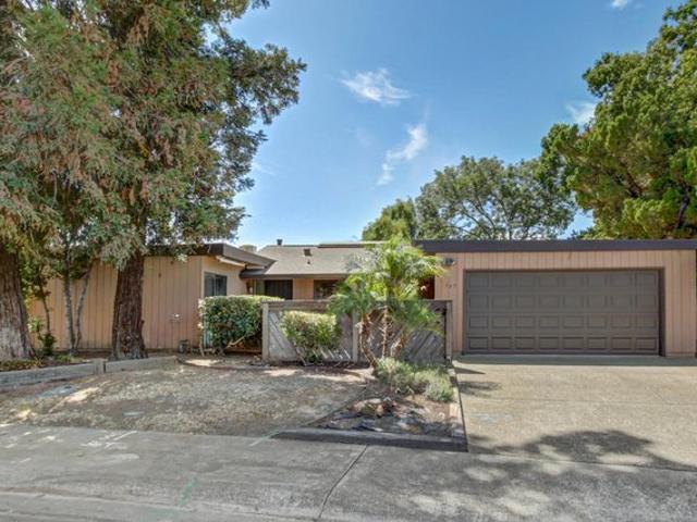 747 Harvard Bend Dr, Woodland, CA 95695