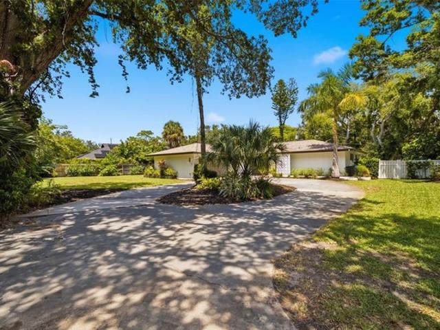 747 Sabal Ct S, Saint Petersburg, FL 33705