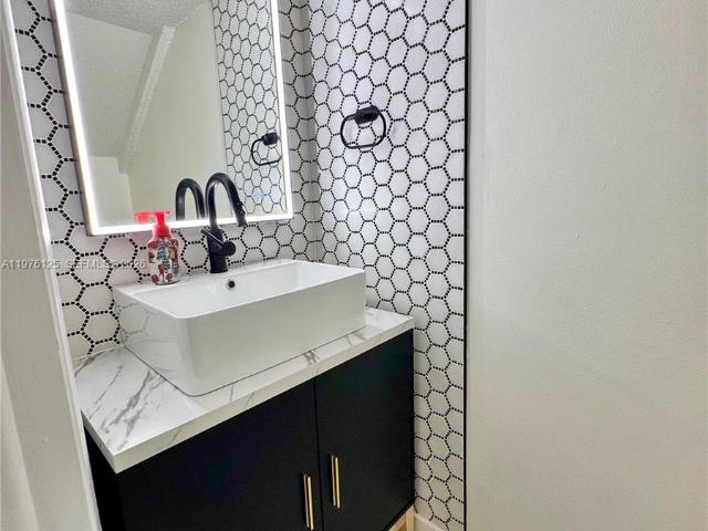 747 SE 1st Way, Unit 96, Deerfield Beach, FL 33441 | MLS #A11976 | Compass