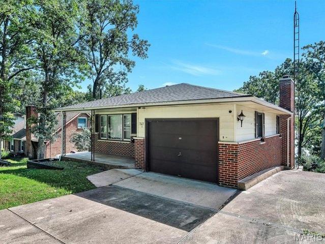 747 Squaw Rd, Cuba, MO 65453