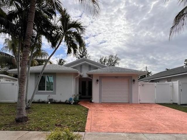 747 SW 6th St, Hallandale Beach, FL 33009