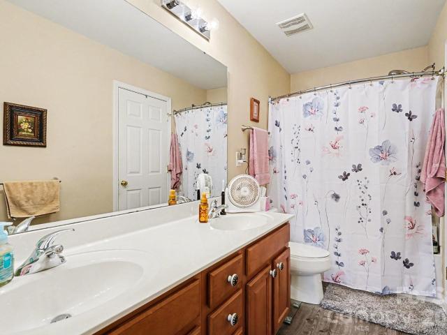 747 Rock Lake Glen, Fort Mill, SC 29715 | MLS #4372