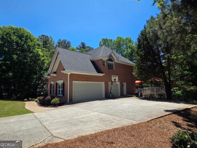 7485 Rolling Oaks Drive