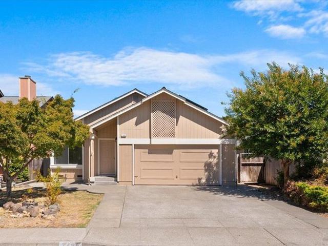 7486 Mercedes Way, Rohnert Park, CA 94928