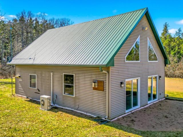 7489 Hayden Lake Road