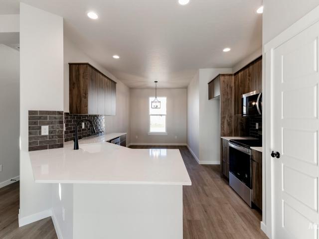 7489 W Newtown Dr
