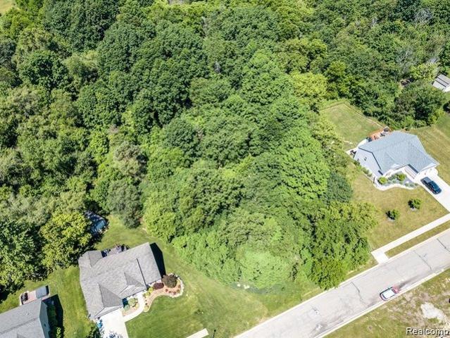 7480 Fairview Dr, Atlas, MI 48438