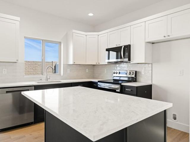 7480 Grapevine Ct, West Richland, WA 99353