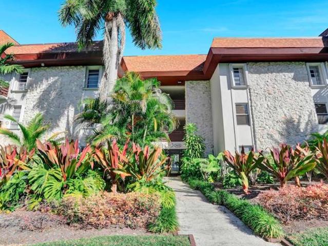 7483 82nd St SW #B102, Miami, FL 33143