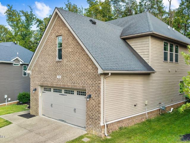 748 Dehart Ln