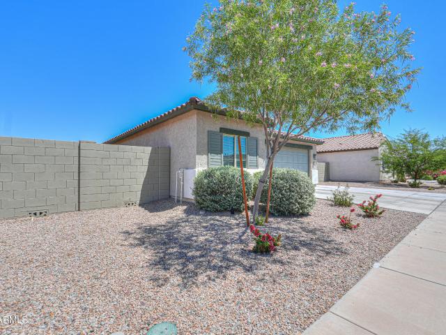748 E RUBY Drive