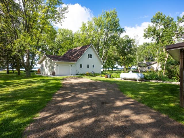 748 E Sandy Beach Drive NE