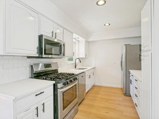 748 Oak Drive