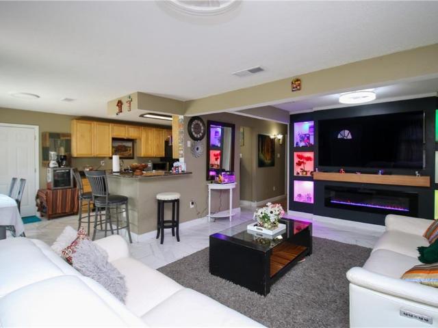 748 Oakwood Drive