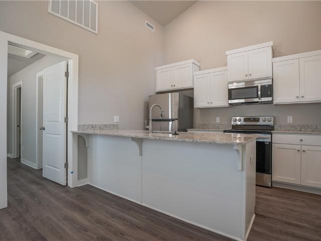 748 N Honey Locust Bend