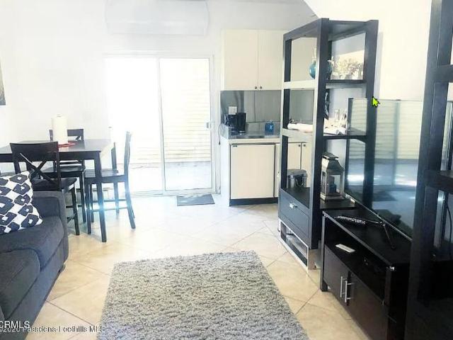 748 N La Jolla Avenue 1/2