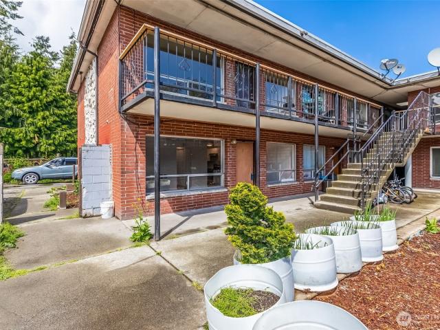 748 S Cloverdale Street # Unit 6