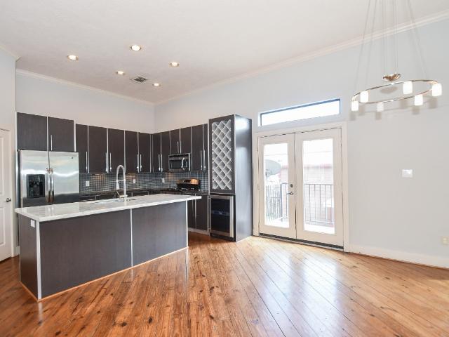 748 W 16th Street B
