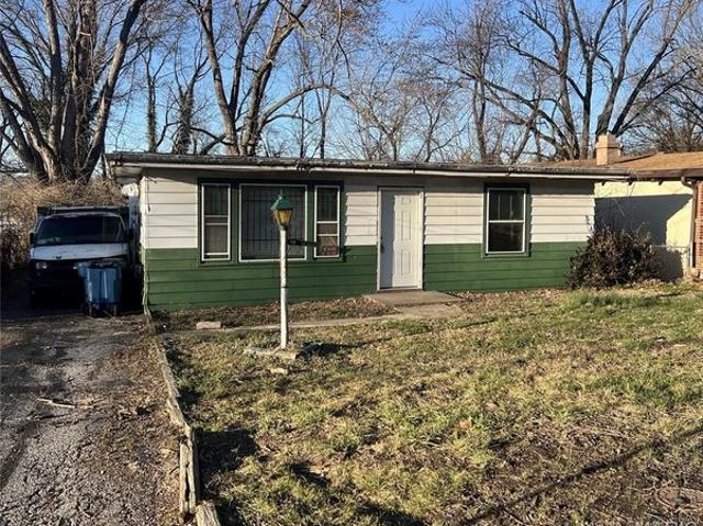 7497 Rowles Ave, Saint Louis, MO 63135
