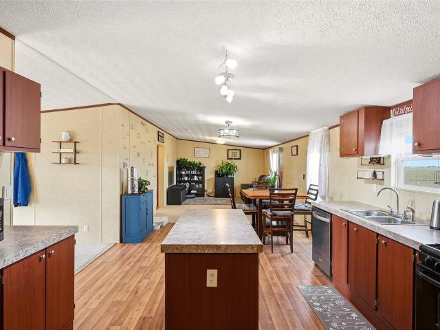 7498 Highway 52