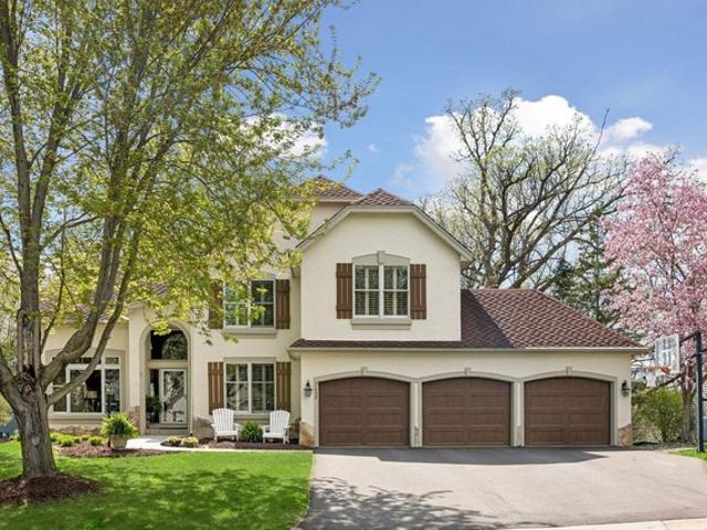 7492 Bent Bow Trl, Chanhassen, MN 55317