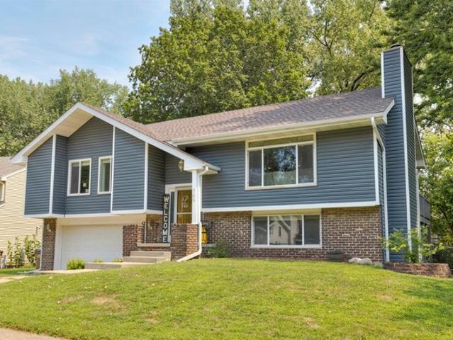 749 46th St, West Des Moines, IA 50265