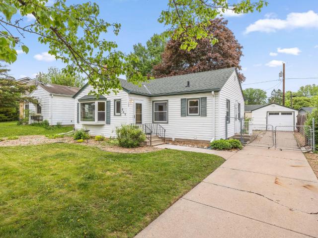 749 Cottage Avenue W