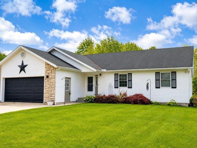 749 Country Club Dr, Howard, OH 43028