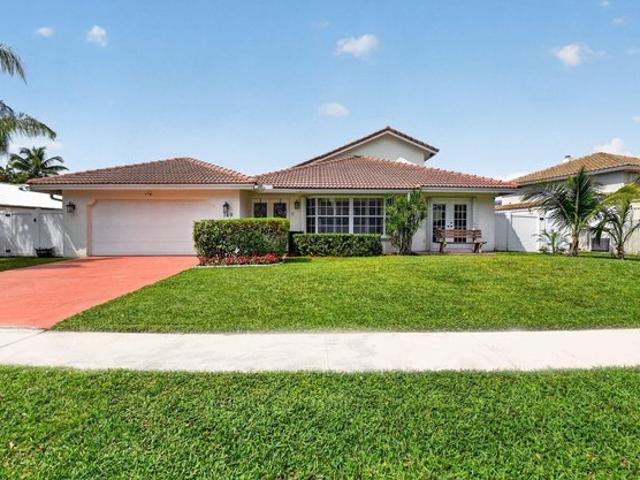 749 Camino Lakes Cir, Boca Raton, FL 33486