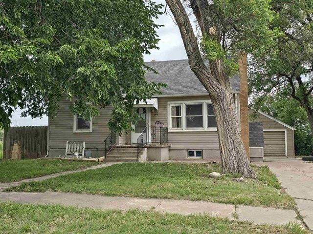 749 E Oakdale Ave, Russell, KS 67665