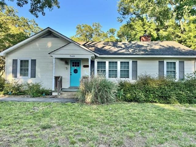 749 Johns Neck Rd, Weems, VA 22576