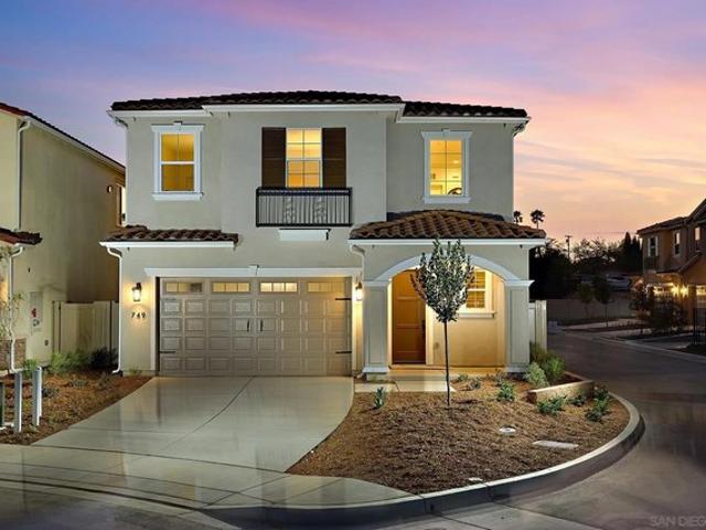 749 Michael Ct, Vista, CA 92081