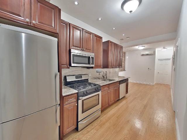 749 Ninth Avenue, New York, NY