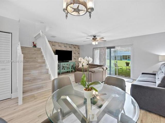 749 NW 208th Way, Pembroke Pines, FL 33029