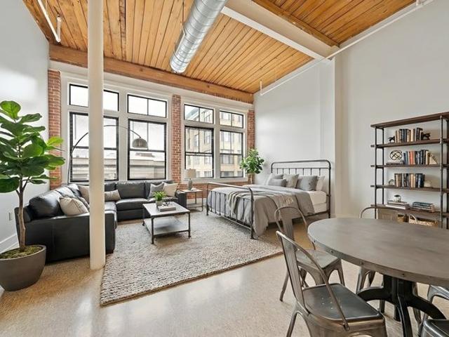 749 Purchase St, New Bedford, MA 02740
