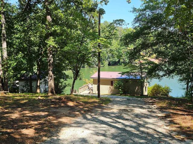 749 Red Oak Drive