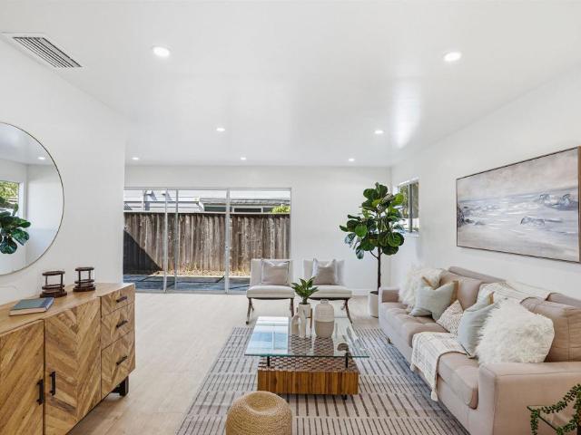 749 Woodgate Place