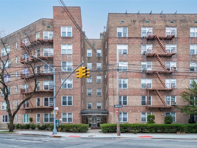 74 45 Yellowstone Boulevard 4H