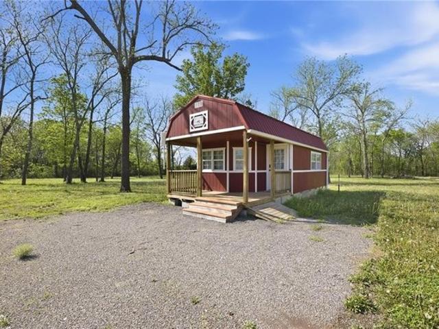 74 3rd St, Moran, KS 66755