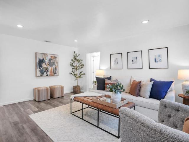 74 Vallecitos Way